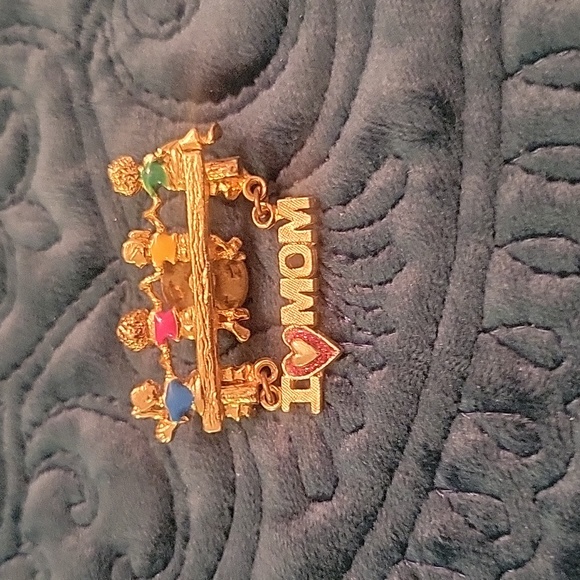 Vintage | Jewelry | I Love Mom Pin | Poshmark